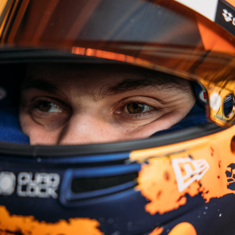 1:2 Scale Helmets - Official Oscar Piastri Store